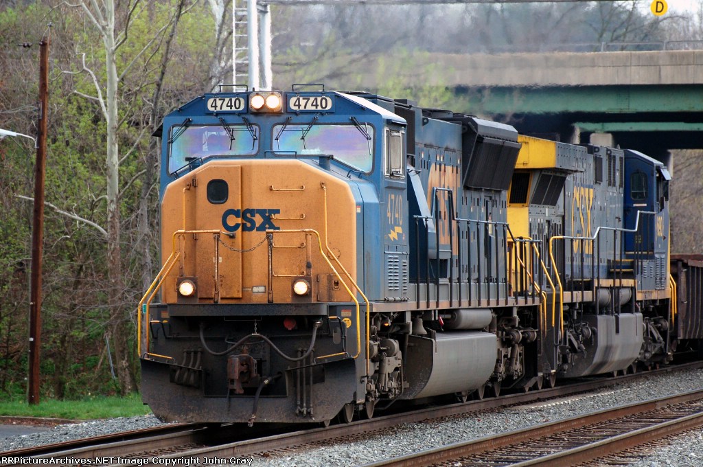 K541 with CSXT 4740 (SD70MAC) & CSXT 690 (CW44-6)